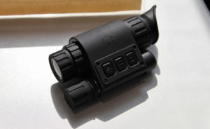 Monocular vs Binoculars: Which Should You Use? - Optics Mag