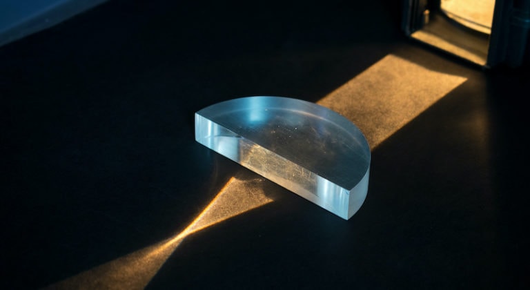 How Do Binoculars Work? Explained (with Pictures) - Optics Mag