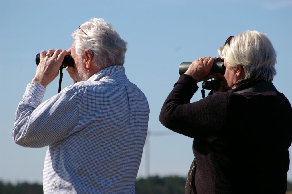 How to Use Binoculars With Glasses (5 Helpful Tips) - Optics Mag