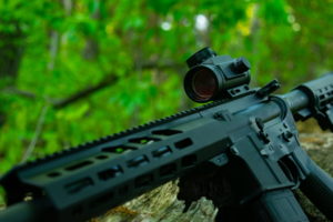 How Does A Red Dot Sight Work? History, Physics, & Explanation - Optics Mag
