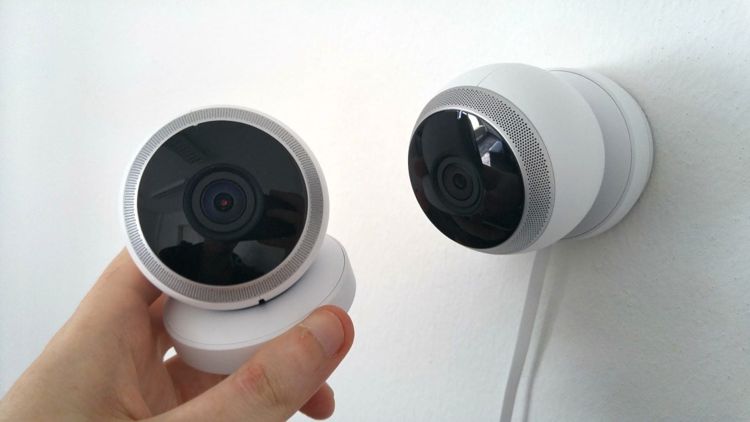 How to Spot Fake Security Cameras – 8 Biggest Giveaways - Optics Mag