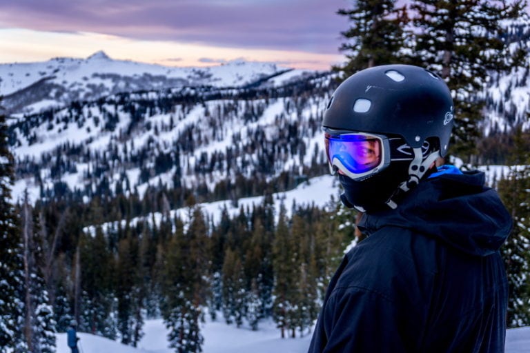 How to Keep Ski Goggles From Fogging: 13 Tips & Tricks - Optics Mag