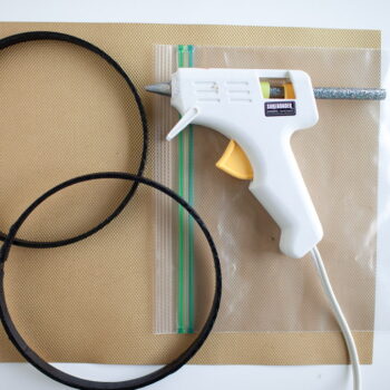 5 DIY Magnifying Glass Plans You Can Make Today - Optics Mag