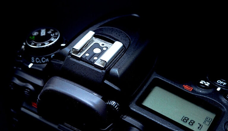 Hot Shoe vs. Cold Shoe: The Main Differences - Optics Mag