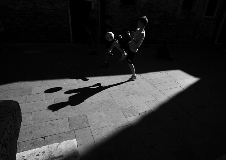 15 Shadow Photography Ideas To Get You Inspired! - Optics Mag