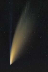 Why Do Comets Have Tails? What You Need to Know! - Optics Mag