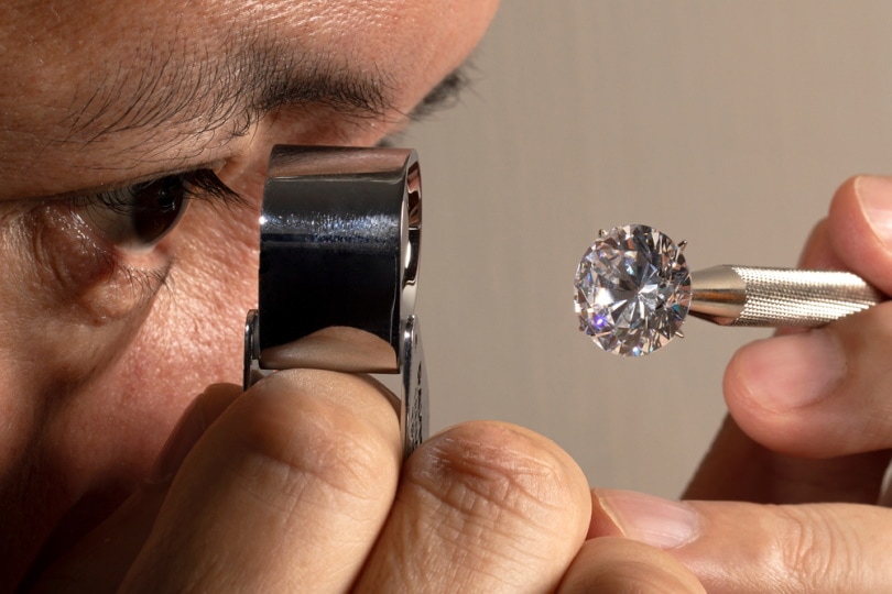 How to Use a Jeweler's Loupe: 5 Tips & Tricks - Optics Mag