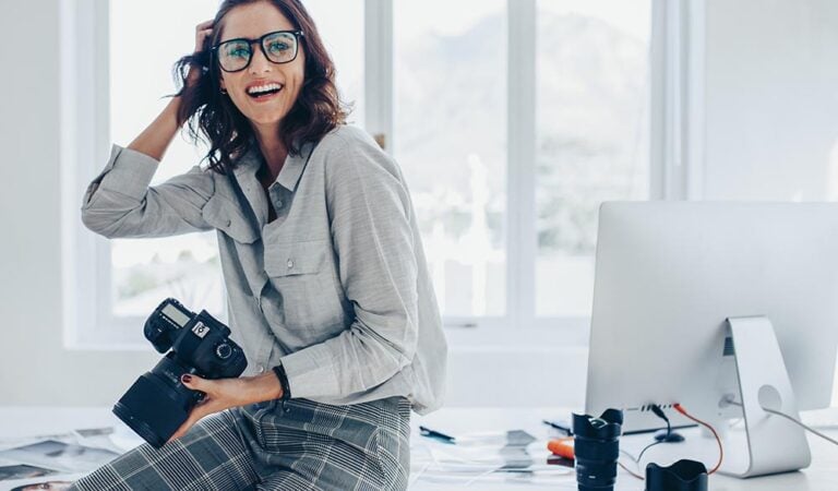 How to Become a Freelance Photographer – A Step-by-step Guide - Optics Mag