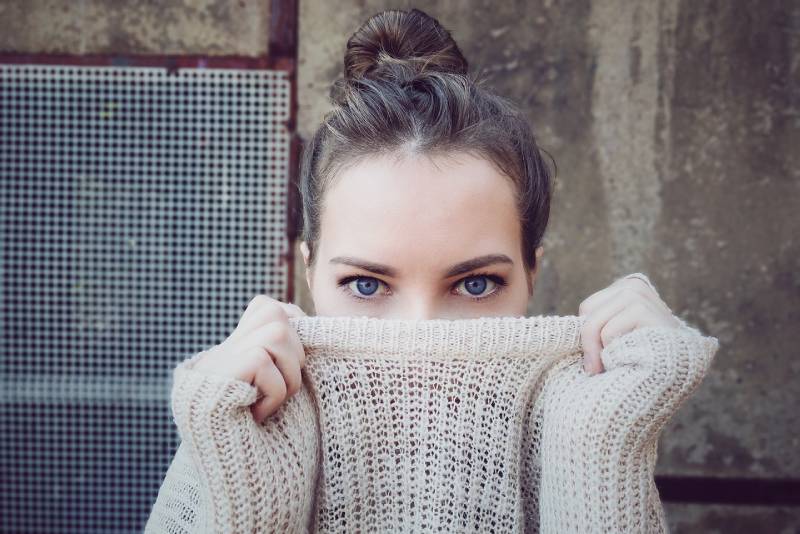 23 Self Portrait Photography Ideas to Get You Inspired - Optics Mag