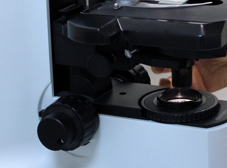 11 Parts of a Compound Microscope (With Pictures) - Optics Mag