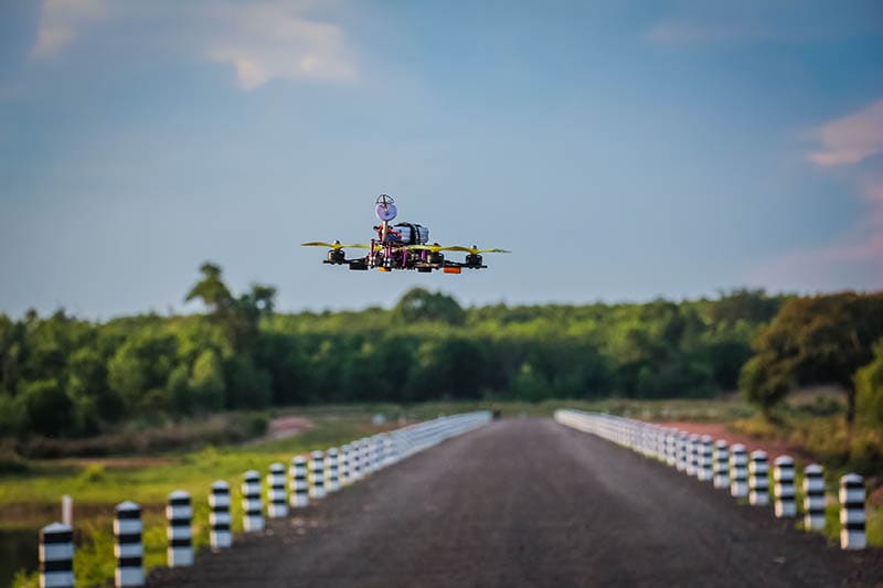 What Is an FPV Drone? Everything You Need to Know! - Optics Mag