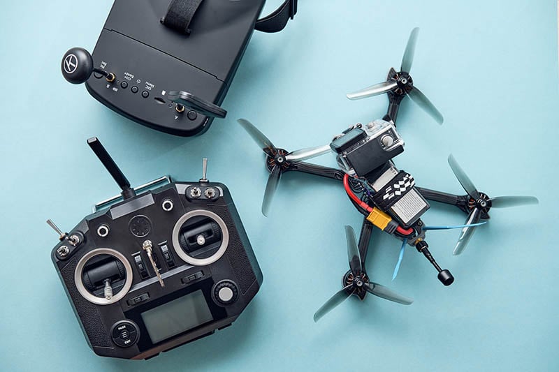 What Is an FPV Drone? Everything You Need to Know! - Optics Mag