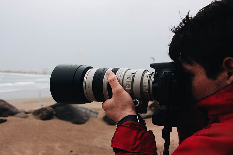 How to Use a Telephoto Lens: 9 Tips & Tricks - Optics Mag