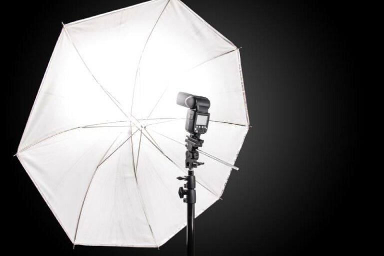 What Is a Speedlight and How Does It Work? - Optics Mag