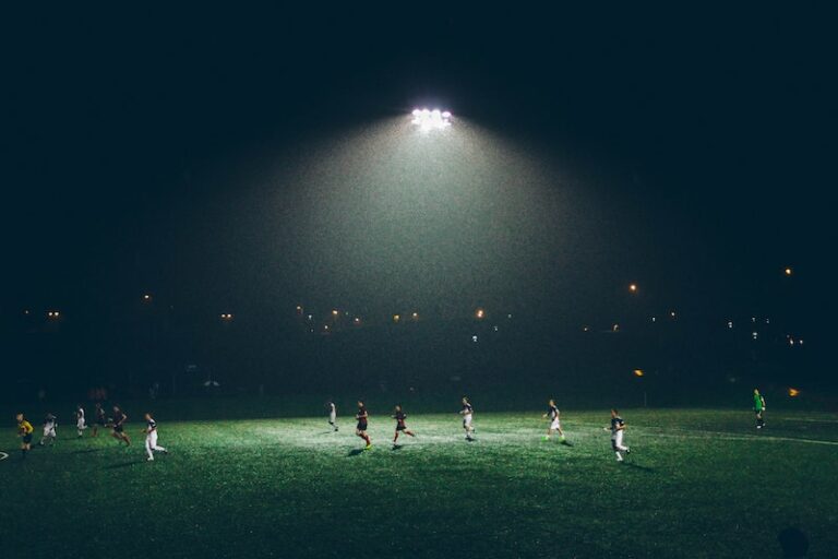 What is the Ideal Shutter Speed for Sports? Expert Tips! - Optics Mag
