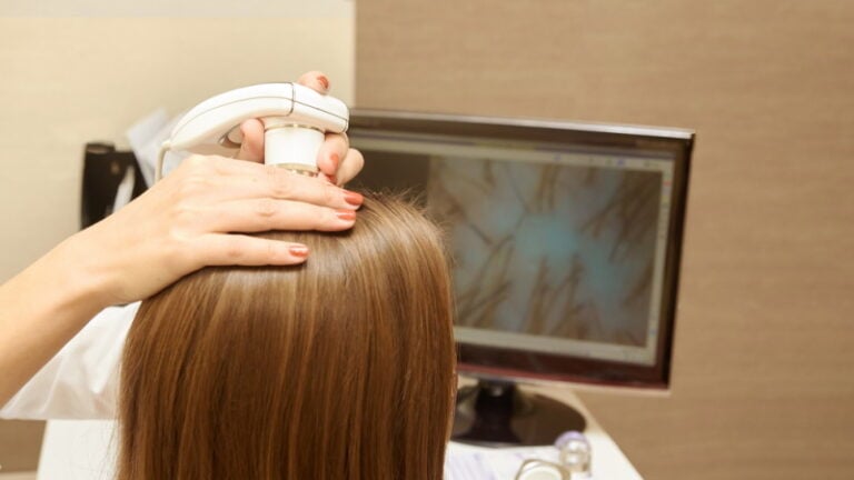 What Does Hair Look Like Under a Microscope? Facts & FAQs - Optics Mag